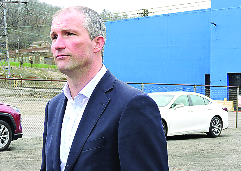 Gubernatorial Candidate Moore Capito Visits USW Members in Weirton ...